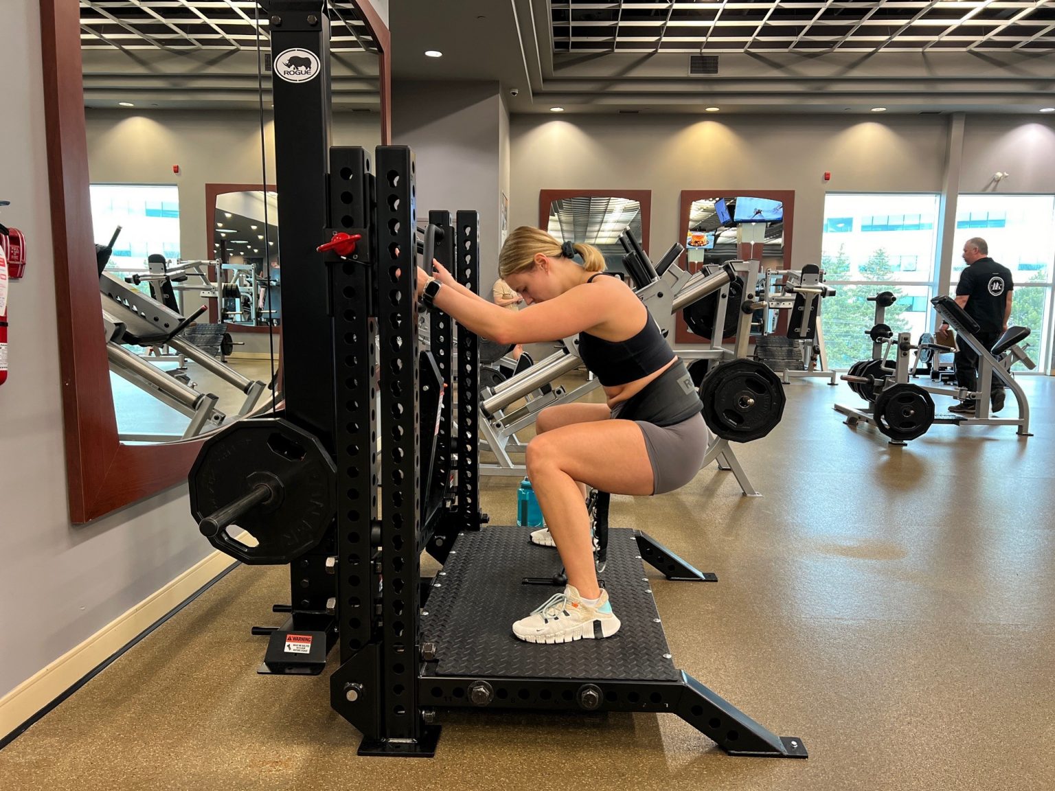 10 Muscle Building Exercises For a Belt Squat Machine - MOVATI Athletic
